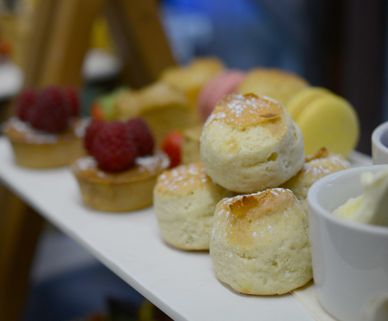 The Perfect Victoria Sponge Recipe - Notes From A Stylist
